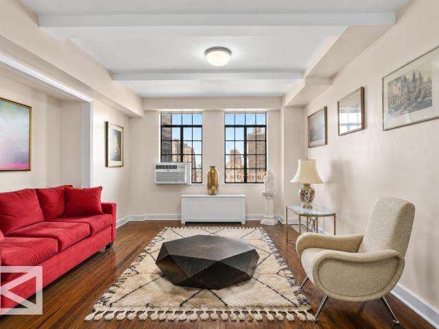 320 East 42nd Street, New York, NY