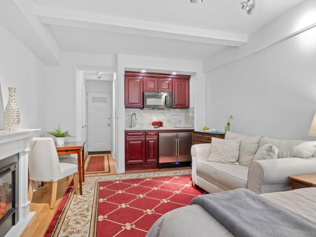 320 East 42nd Street, New York, NY