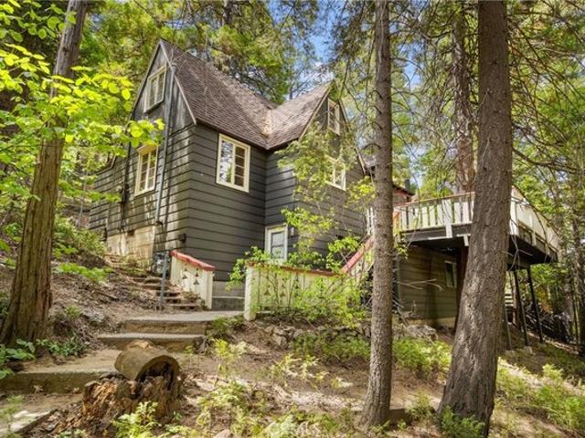 320 Flower Dr, Lake Arrowhead, CA 92352