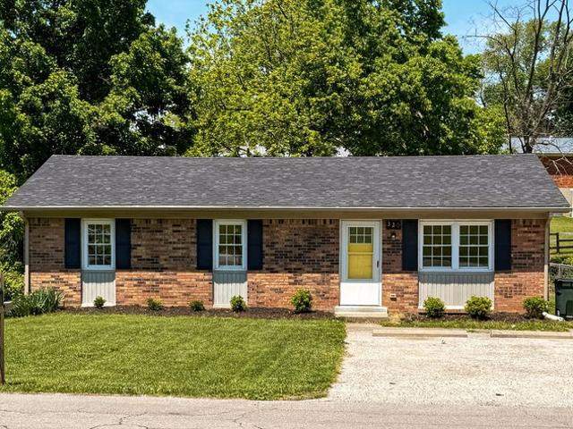 320 Kentucky Ave, Versailles, KY 40383