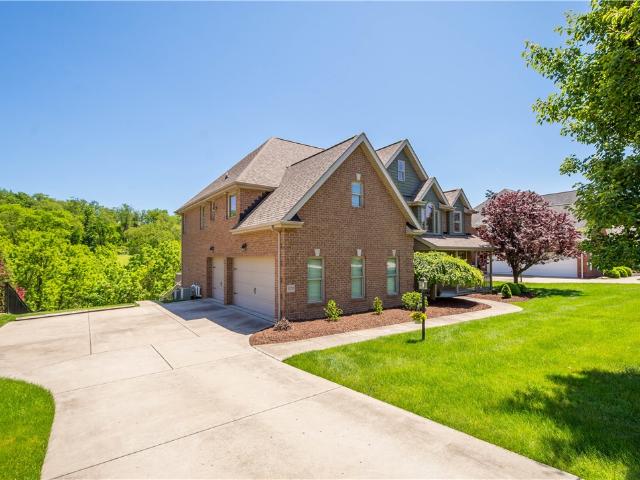 320 Hedgerow Dr