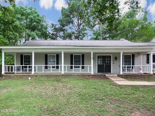 320 Helmsley Dr, Brandon, MS 39047