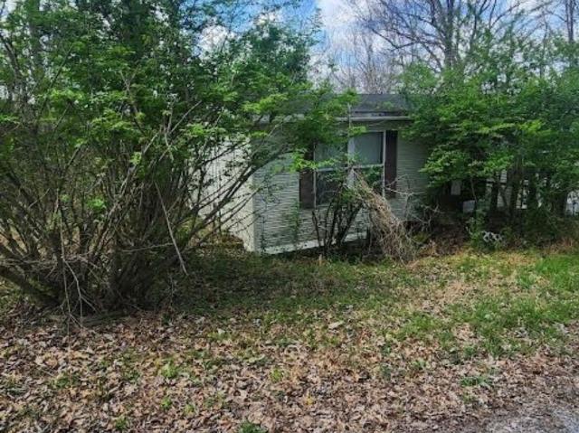 320 Hilltop Ln