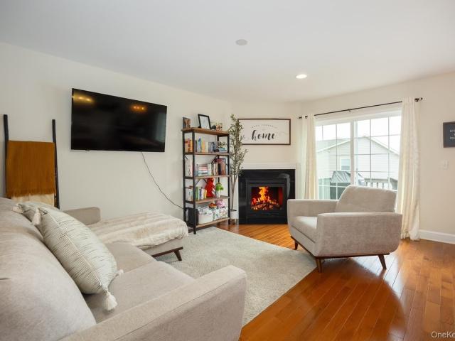 320 Hudson View Terrace