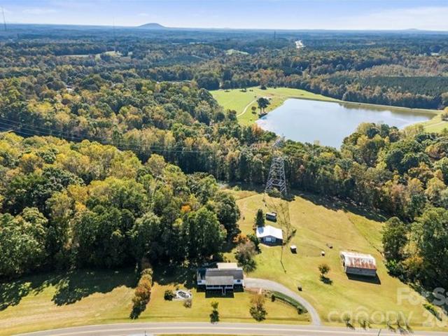 320 Huffstetler Lake Rd, Dallas, NC 28034