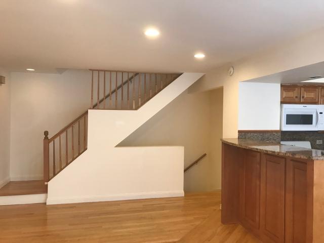 320 Inverrary Ln, Deerfield, IL 60015 | MLS #12628