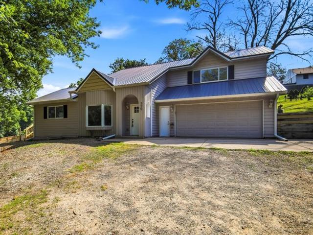 320 Jenny Ln, Owatonna, MN 55060