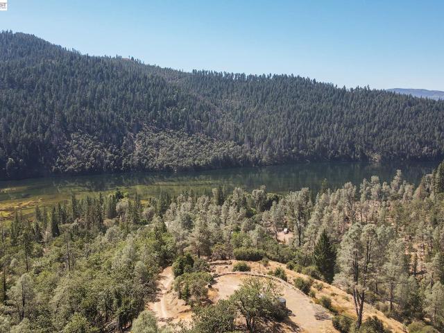 320 Lakeview Terrace