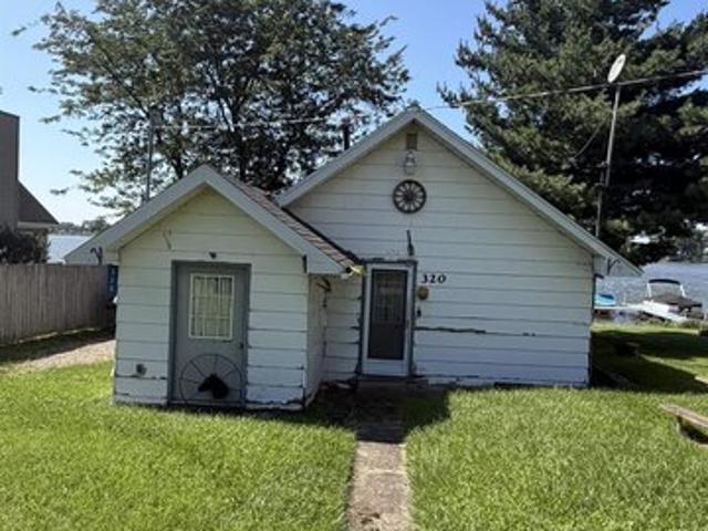 320 Lloyd Ln, Bronson, MI 49028