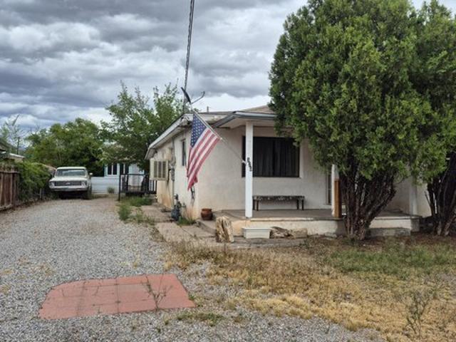 320 Montoya St NW, Albuquerque, NM 87104