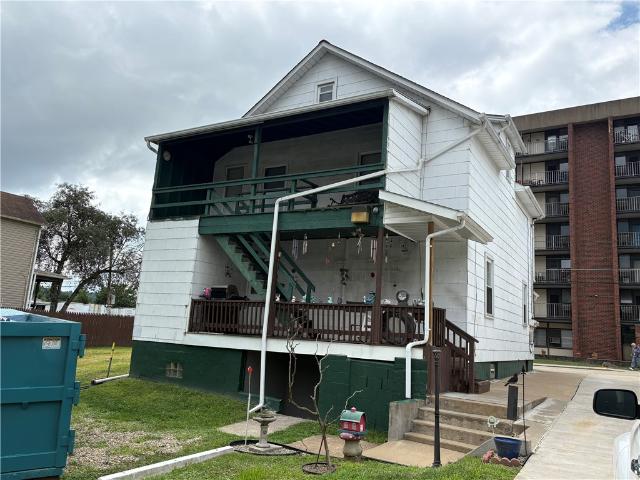 320 Main St