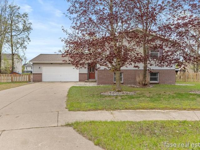 320 Maizie Ln, Sparta, MI 49345