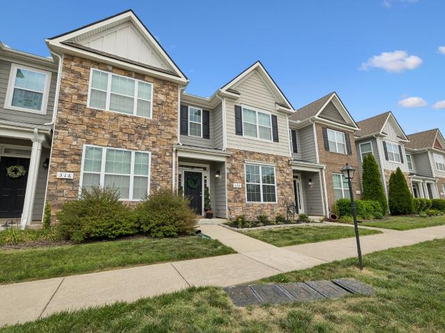 320 Manor Row