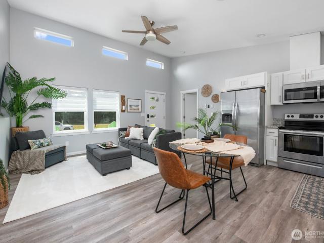 320 Marine View Drive SW