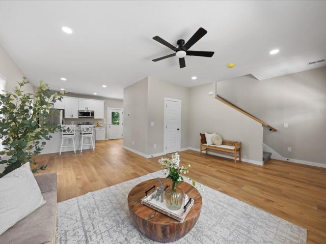 320 Mitchell St