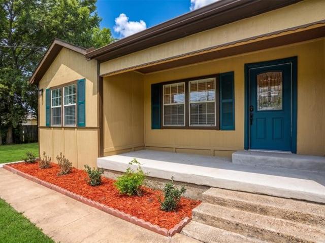 320 N 4th St, Princeton, TX 75407