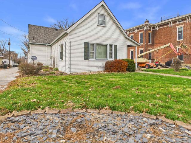 320 N 2Nd Street