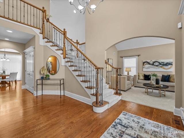 320 N Waynes Court