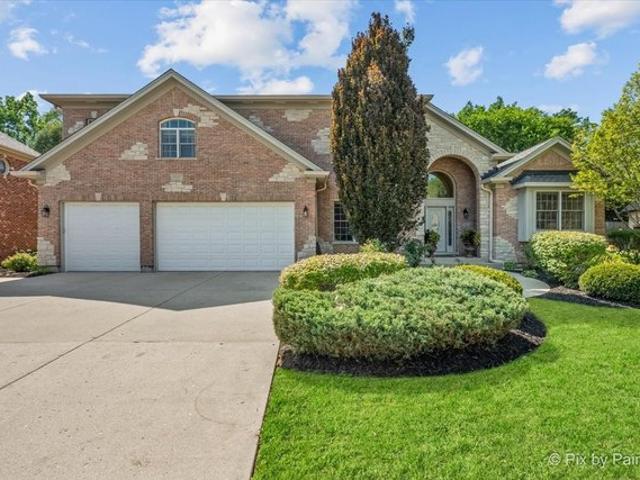 320 N Waynes Ct, Palatine, IL 60067
