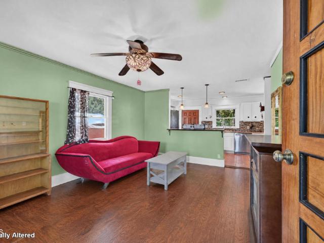 320 N Barbara Street