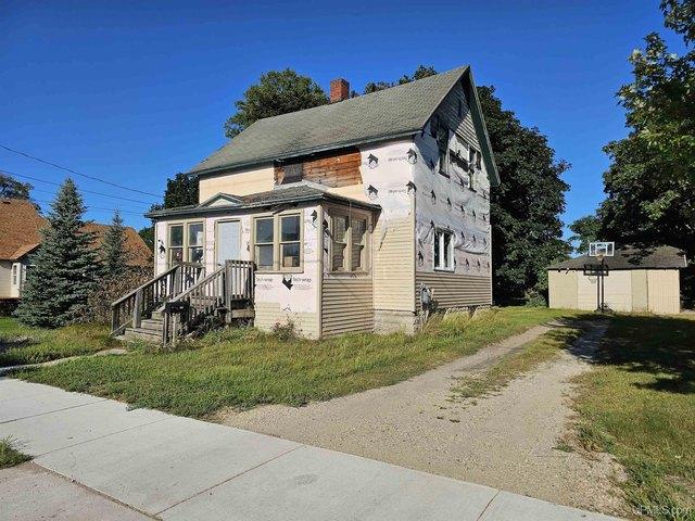 320 N Houghton Ave, Manistique, MI 49854