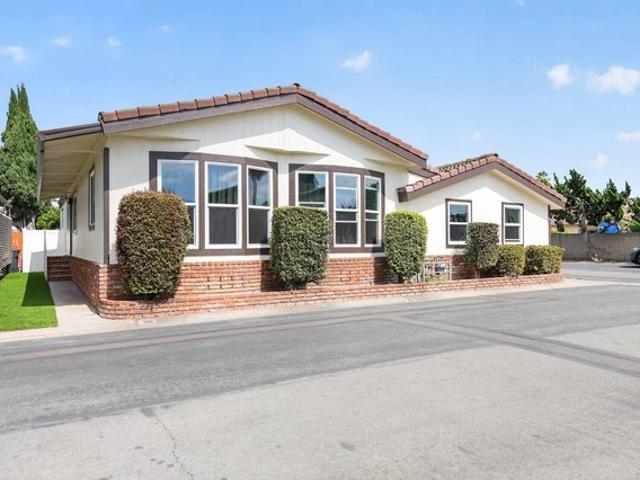 320 N Park Vista St Spc 36, Anaheim, CA 92806