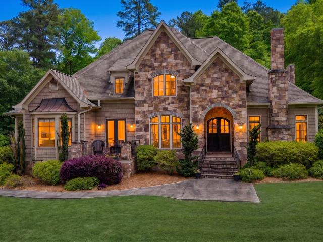 320 N River Road