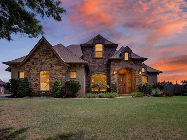 320 NW 151st Pl, Edmond, OK 73013