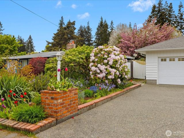 320 NW 202nd St, Shoreline, WA 98177 | MLS #2514 | Compass