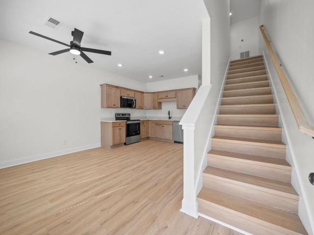 320 S 7th St # B