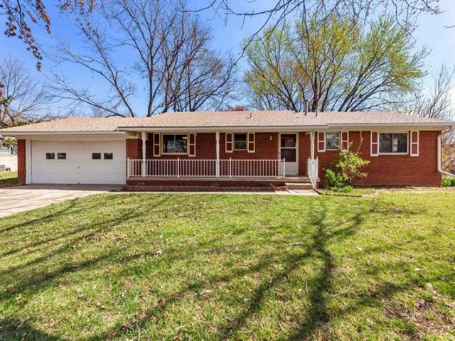320 S 1st Ave, Clearwater, KS 67026