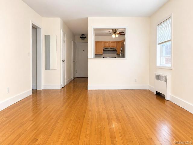 320 S Broadway T5