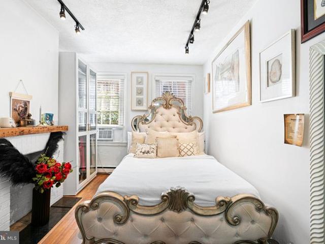 320 S Juniper St, Philadelphia, PA 19107
