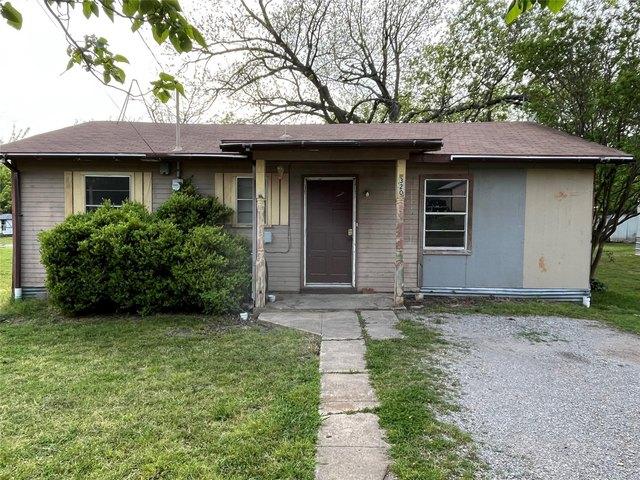 320 S Manson St, Wolfe City, TX 75496