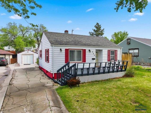 320 Saint Charles St, Rapid City, SD 57701