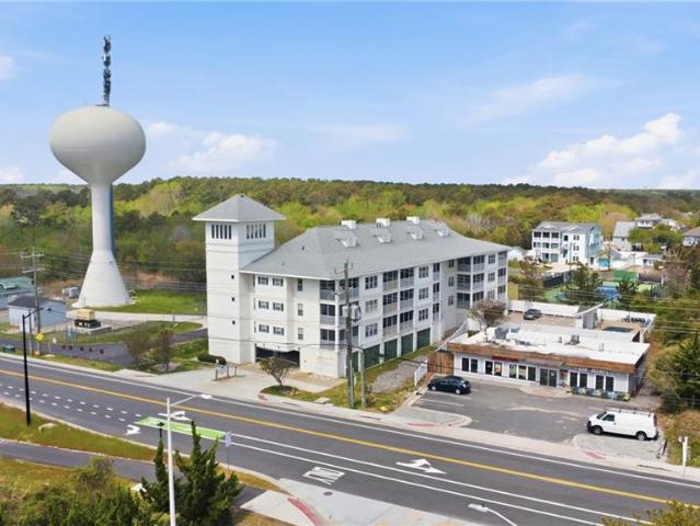 320 Sandbridge RD # 305
