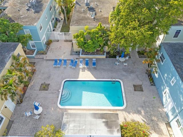 320 SE 10th Ave, Unit D, Pompano Beach, FL 33060 | MLS #A11948