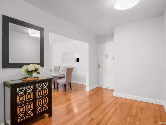 320 Palmer Avenue 1E
