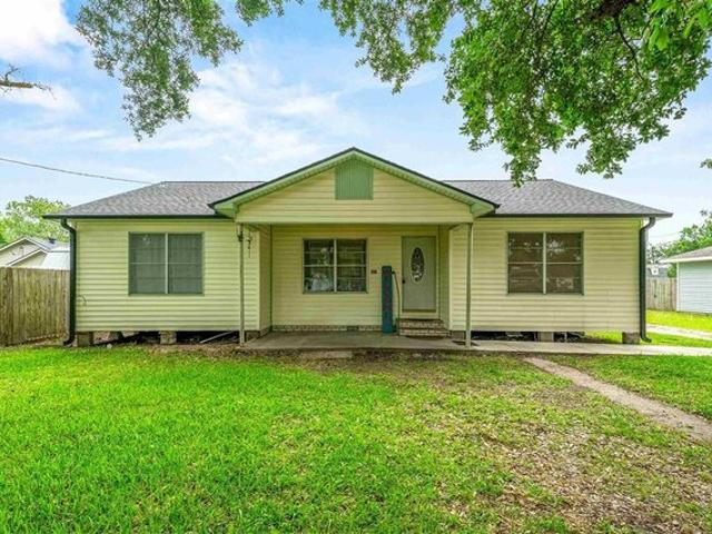 320 Pitre St, Sulphur, LA 70663