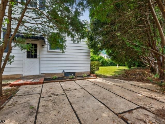 320 Redmont Rd