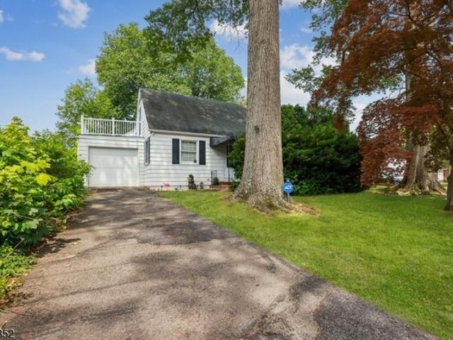 320 Redmont Rd, North Plainfield, NJ 07063