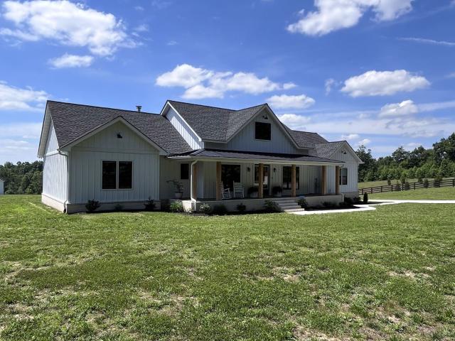 320 Ridge Ln
