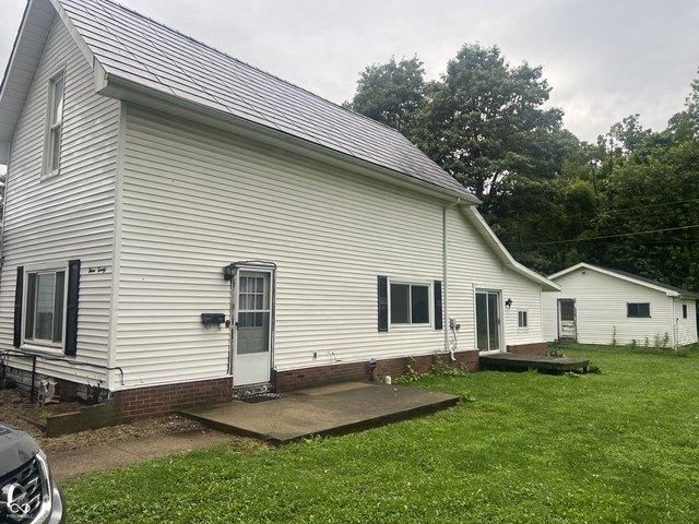 320 W 5th St, Rushville, IN 46173