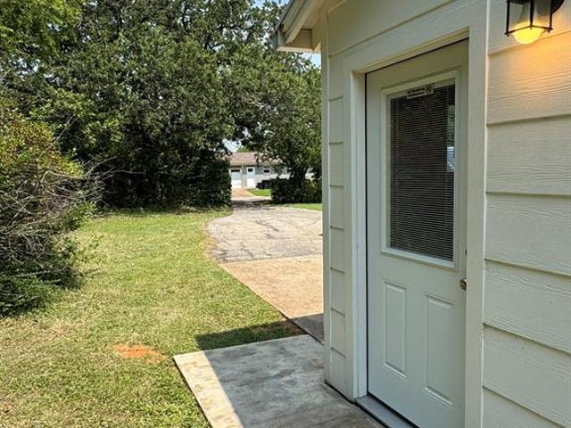 320 W 6th Street