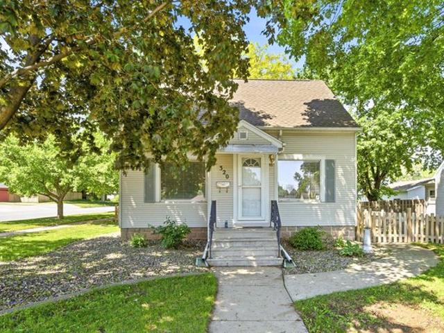 320 W 8th St, Kaukauna, WI 54130