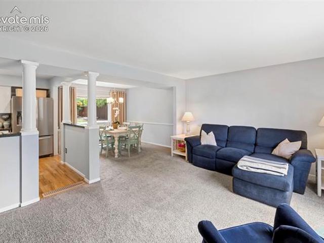 320 W Cheyenne Mountain Boulevard