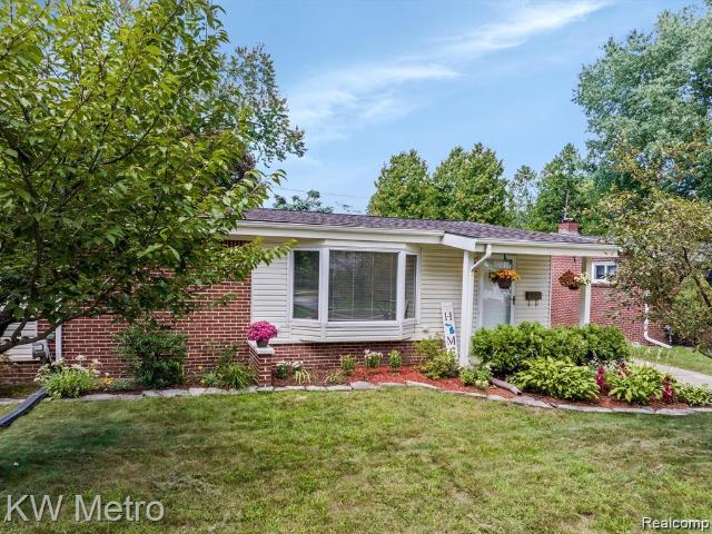 320 W La Salle Avenue