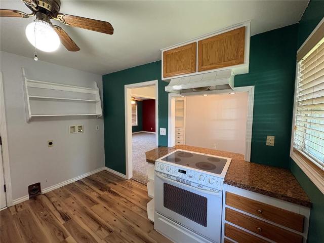 320 W Mosier Street