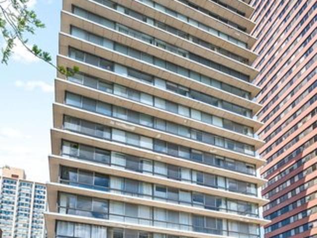 320 W Oakdale Ave Apt 702, Chicago, IL 60657