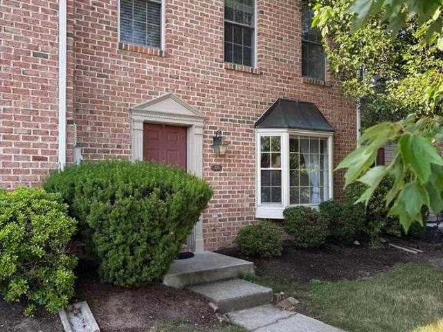 320 Woodland View Court